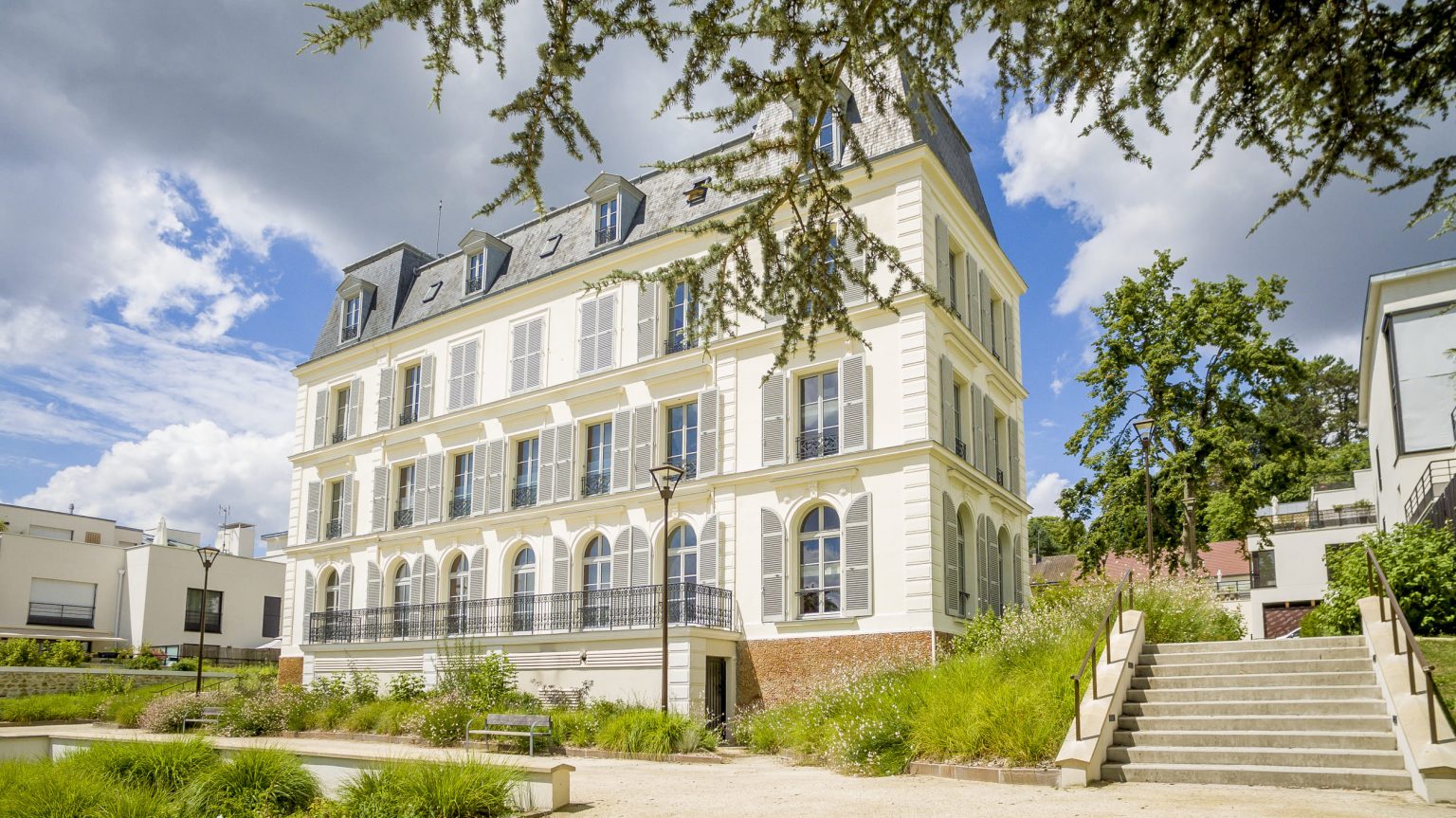 Place du Château du Val Fleury - Land'Act